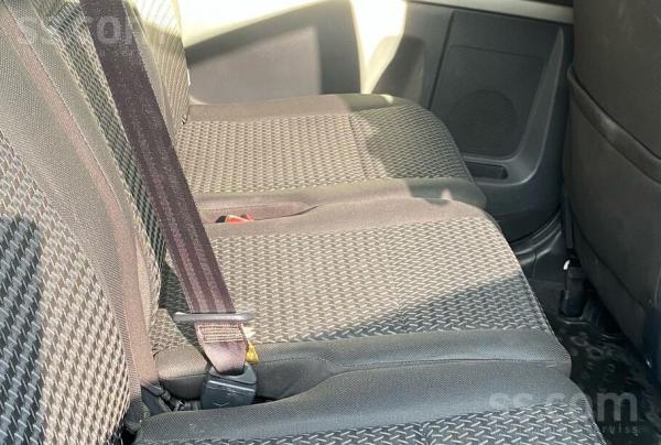 Toyota Corolla Verso 2007 Liepāja vietnē Pelēks Toyota Corolla Verso 2007 Liepāja, ar dzinēja tilpumu 1.80 L un nobraukumu 170 tūkst. km par 3800 €, foto 8 vietnē AUTOMOTO.COM.LV