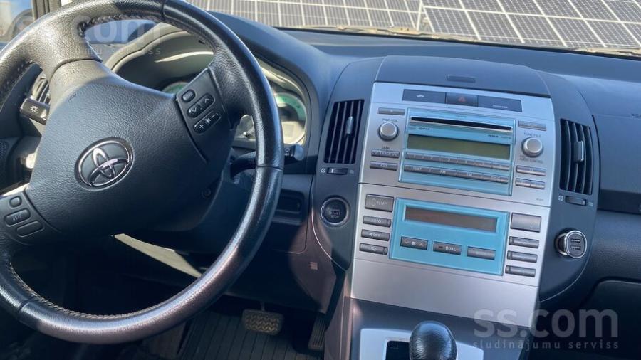 Pelēks Toyota Corolla Verso 2007 Liepāja, ar dzinēja tilpumu 1.80 L un nobraukumu 170 tūkst. km par 3800 €, foto 9 vietnē AUTOMOTO.COM.LV