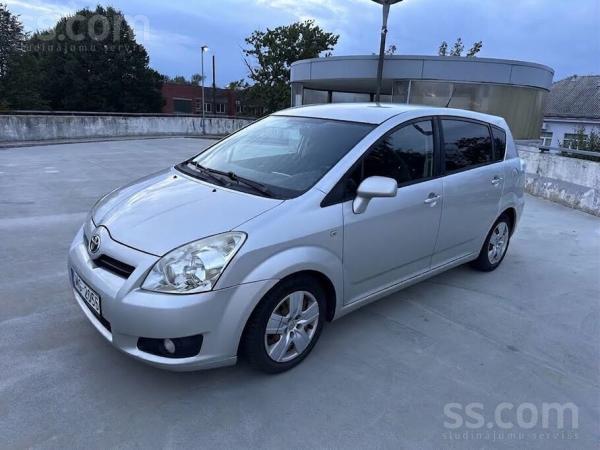 Pelēks Toyota Corolla Verso 2007 Rīga, ar dzinēja tilpumu 2.20 L un nobraukumu 408 tūkst. km par 1795 €, foto 1 vietnē AUTOMOTO.COM.LV