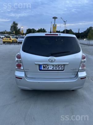 Pelēks Toyota Corolla Verso 2007 Rīga, ar dzinēja tilpumu 2.20 L un nobraukumu 408 tūkst. km par 1795 €, foto 4 vietnē AUTOMOTO.COM.LV
