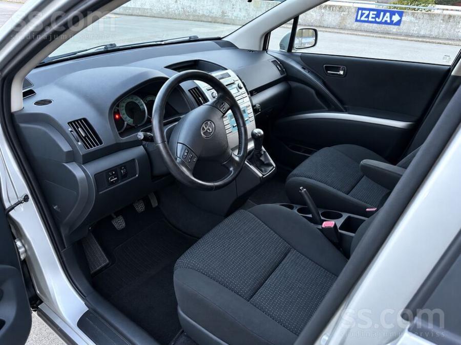 Pelēks Toyota Corolla Verso 2007 Rīga, ar dzinēja tilpumu 2.20 L un nobraukumu 408 tūkst. km par 1795 €, foto 8 vietnē AUTOMOTO.COM.LV