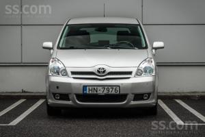 Pelēks Toyota Corolla Verso 2007 Rīga, ar dzinēja tilpumu 2.20 L un nobraukumu 308 tūkst. km par 2490 €, foto 3 vietnē AUTOMOTO.COM.LV