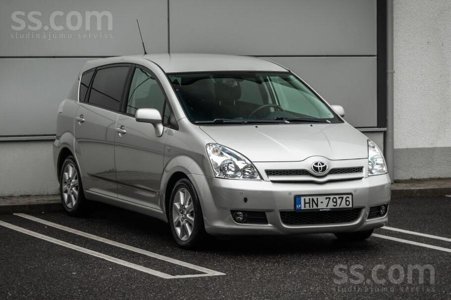 Pelēks Toyota Corolla Verso 2007 Rīga, ar dzinēja tilpumu 2.20 L un nobraukumu 308 tūkst. km par 2490 €, foto 4 vietnē AUTOMOTO.COM.LV