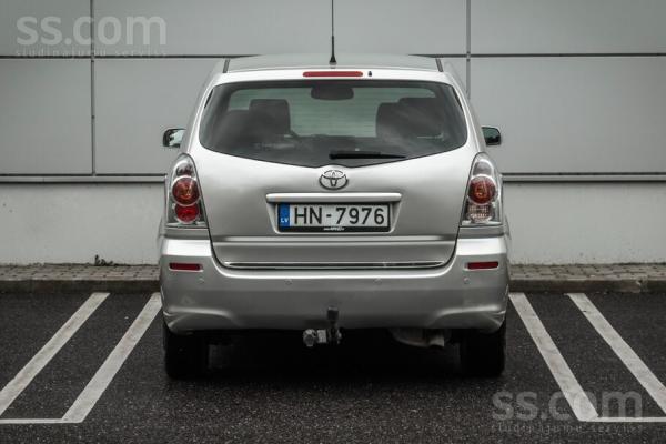 Pelēks Toyota Corolla Verso 2007 Rīga, ar dzinēja tilpumu 2.20 L un nobraukumu 308 tūkst. km par 2490 €, foto 6 vietnē AUTOMOTO.COM.LV