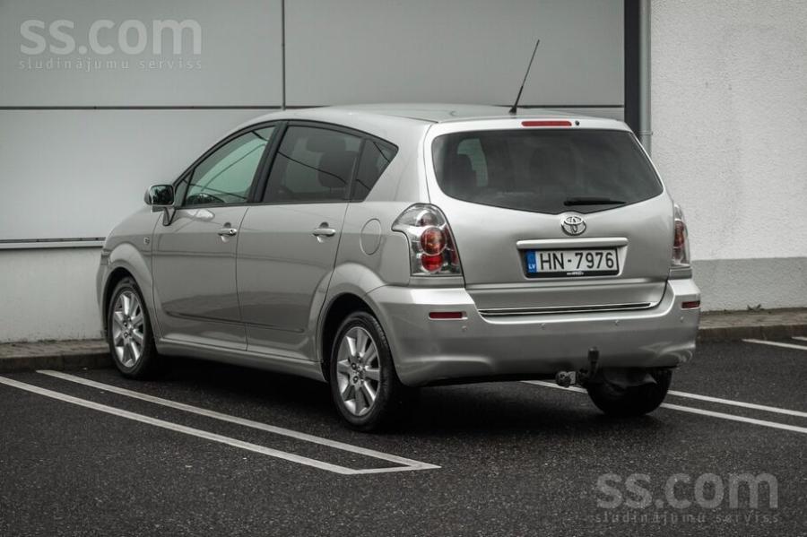 Pelēks Toyota Corolla Verso 2007 Rīga, ar dzinēja tilpumu 2.20 L un nobraukumu 308 tūkst. km par 2490 €, foto 7 vietnē AUTOMOTO.COM.LV