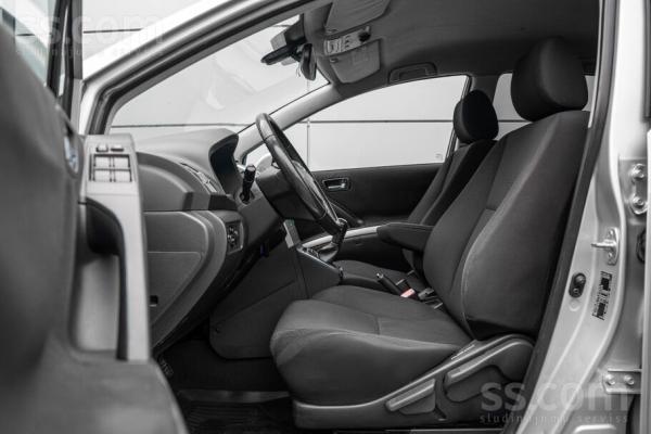 Pelēks Toyota Corolla Verso 2007 Rīga, ar dzinēja tilpumu 2.20 L un nobraukumu 308 tūkst. km par 2490 €, foto 8 vietnē AUTOMOTO.COM.LV