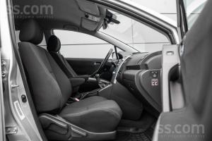 Pelēks Toyota Corolla Verso 2007 Rīga, ar dzinēja tilpumu 2.20 L un nobraukumu 308 tūkst. km par 2490 €, foto 9 vietnē AUTOMOTO.COM.LV