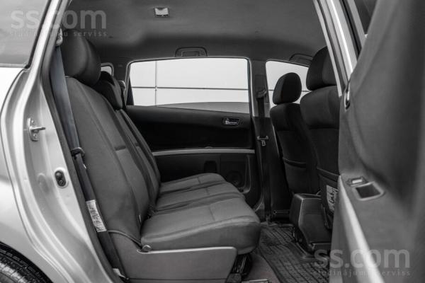 Pelēks Toyota Corolla Verso 2007 Rīga, ar dzinēja tilpumu 2.20 L un nobraukumu 308 tūkst. km par 2490 €, foto 11 vietnē AUTOMOTO.COM.LV