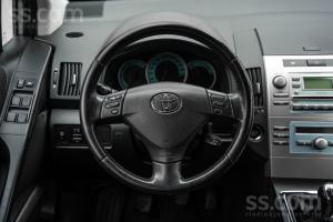 Pelēks Toyota Corolla Verso 2007 Rīga, ar dzinēja tilpumu 2.20 L un nobraukumu 308 tūkst. km par 2490 €, foto 15 vietnē AUTOMOTO.COM.LV