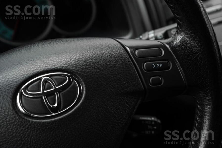 Pelēks Toyota Corolla Verso 2007 Rīga, ar dzinēja tilpumu 2.20 L un nobraukumu 308 tūkst. km par 2490 €, foto 17 vietnē AUTOMOTO.COM.LV