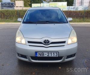 Grey Toyota Corolla Verso 2007 in Jelgava, with an engine capacity of 2.20 L and mileage of 292 thousand km for 1450 €, photo 6 on AUTOMOTO.COM.LV