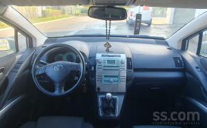 Grey Toyota Corolla Verso 2007 in Jelgava, with an engine capacity of 2.20 L and mileage of 292 thousand km for 1450 €, photo 9 on AUTOMOTO.COM.LV