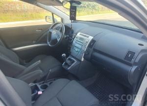 Grey Toyota Corolla Verso 2007 in Jelgava, with an engine capacity of 2.20 L and mileage of 292 thousand km for 1450 €, photo 11 on AUTOMOTO.COM.LV