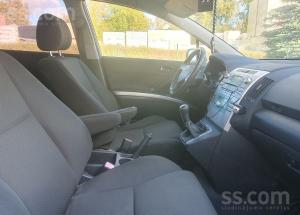 Grey Toyota Corolla Verso 2007 in Jelgava, with an engine capacity of 2.20 L and mileage of 292 thousand km for 1450 €, photo 13 on AUTOMOTO.COM.LV