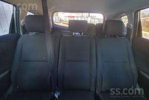 Grey Toyota Corolla Verso 2007 in Jelgava, with an engine capacity of 2.20 L and mileage of 292 thousand km for 1450 €, photo 15 on AUTOMOTO.COM.LV