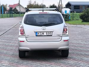 Pelēks Toyota Corolla Verso 2007 Šilutė, ar dzinēja tilpumu 2.20 L un nobraukumu 240 tūkst. km par 1999 €, foto 5 vietnē AUTOMOTO.COM.LV