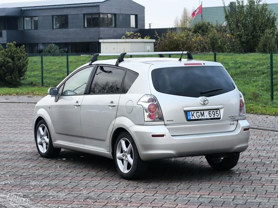 Pelēks Toyota Corolla Verso 2007 Šilutė, ar dzinēja tilpumu 2.20 L un nobraukumu 240 tūkst. km par 1999 €, foto 6 vietnē AUTOMOTO.COM.LV