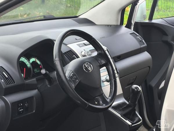 Тойота Королла Версо 2007 в Шилуте на AUTOMOTO.COM.LV Серый Тойота Королла Версо 2007 в Шилуте, объемом двигателя 2.20 л и пробегом 240 тыс. км за 1999 €, фото 9 на AUTOMOTO.COM.LV