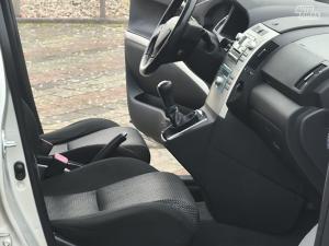 Pelēks Toyota Corolla Verso 2007 Šilutė, ar dzinēja tilpumu 2.20 L un nobraukumu 240 tūkst. km par 1999 €, foto 14 vietnē AUTOMOTO.COM.LV