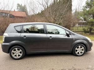 Pelēks Toyota Corolla Verso 2008 Viļņa, ar dzinēja tilpumu 2.23 L un nobraukumu 312 tūkst. km par 1150 €, foto 6 vietnē AUTOMOTO.COM.LV