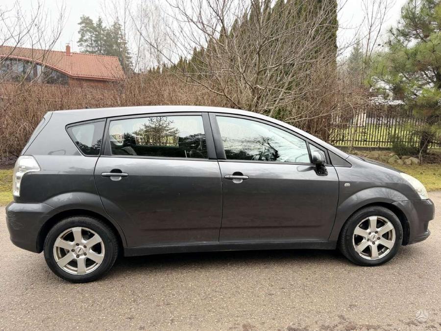 Pelēks Toyota Corolla Verso 2008 Viļņa, ar dzinēja tilpumu 2.23 L un nobraukumu 312 tūkst. km par 1150 €, foto 6 vietnē AUTOMOTO.COM.LV