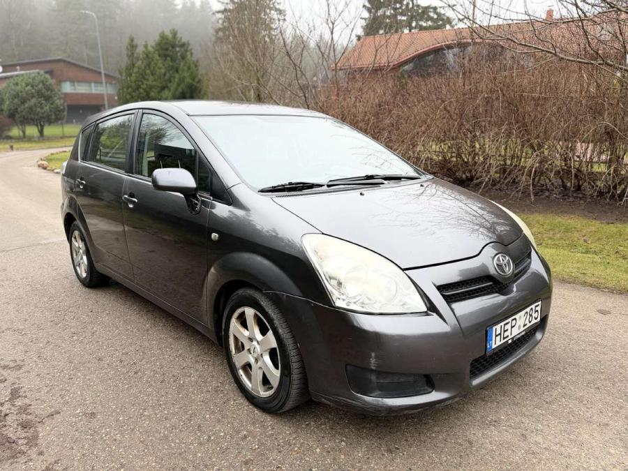 Pelēks Toyota Corolla Verso 2008 Viļņa, ar dzinēja tilpumu 2.23 L un nobraukumu 312 tūkst. km par 1150 €, foto 7 vietnē AUTOMOTO.COM.LV