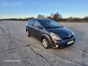Grey Toyota Corolla Verso 2008 in Riga, with an engine capacity of 2.20 L and mileage of 222 thousand km for 1600 €, photo 3 on AUTOMOTO.COM.LV