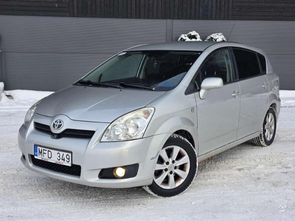 Pelēks Toyota Corolla Verso 2008 Šauļi, ar dzinēja tilpumu 1.80 L un nobraukumu 250 tūkst. km par 2650 €, foto 1 vietnē AUTOMOTO.COM.LV