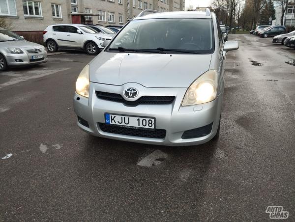 Grey Toyota Corolla Verso 2008 in Klaipeda, with an engine capacity of 2.20 L and mileage of 275 thousand km for 1400 €, photo 2 on AUTOMOTO.COM.LV