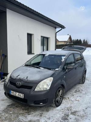 Pelēks Toyota Corolla Verso 2008 Viļņa, ar dzinēja tilpumu 2.23 L un nobraukumu 359 tūkst. km par 1950 €, foto  vietnē AUTOMOTO.COM.LV