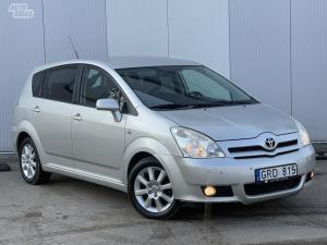 Grey Toyota Corolla Verso 2008 in Kaunas, with an engine capacity of 2.00 L and mileage of 278 thousand km for 2500 €, photo  on AUTOMOTO.COM.LV