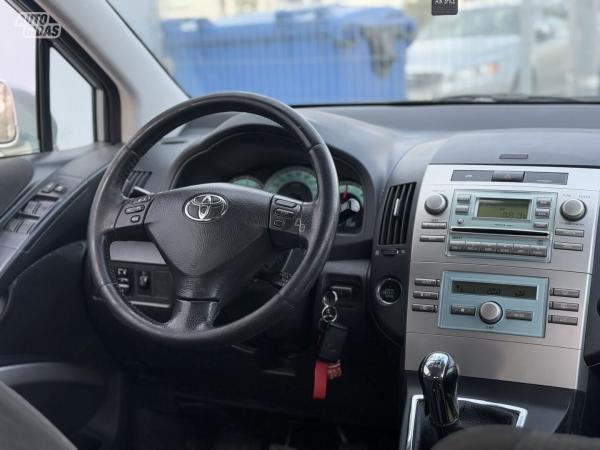 Pelēks Toyota Corolla Verso 2008 Kauņa, ar dzinēja tilpumu 2.00 L un nobraukumu 278 tūkst. km par 2500 €, foto 10 vietnē AUTOMOTO.COM.LV