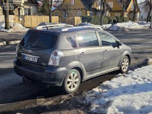 Grey Toyota Corolla Verso 2008 in Panevezys, with an engine capacity of 2.20 L and mileage of 280 thousand km for 950 €, photo 3 on AUTOMOTO.COM.LV