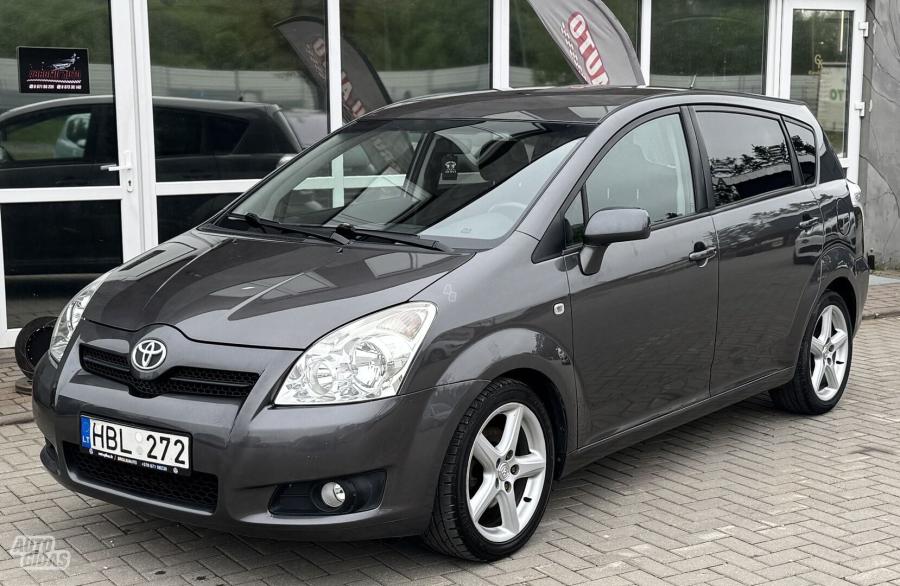 Pelēks Toyota Corolla Verso 2008 Radviliškis, ar dzinēja tilpumu 2.20 L un nobraukumu 329 tūkst. km par 2150 €, foto 4 vietnē AUTOMOTO.COM.LV