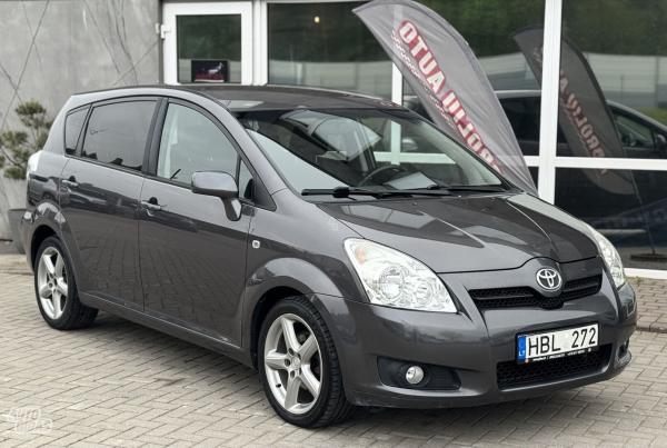 Pelēks Toyota Corolla Verso 2008 Radviliškis, ar dzinēja tilpumu 2.20 L un nobraukumu 329 tūkst. km par 2150 €, foto 4 vietnē AUTOMOTO.COM.LV