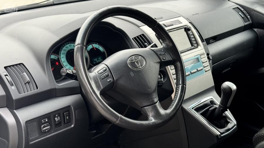 Pelēks Toyota Corolla Verso 2008 Radviliškis, ar dzinēja tilpumu 2.20 L un nobraukumu 329 tūkst. km par 2150 €, foto 15 vietnē AUTOMOTO.COM.LV