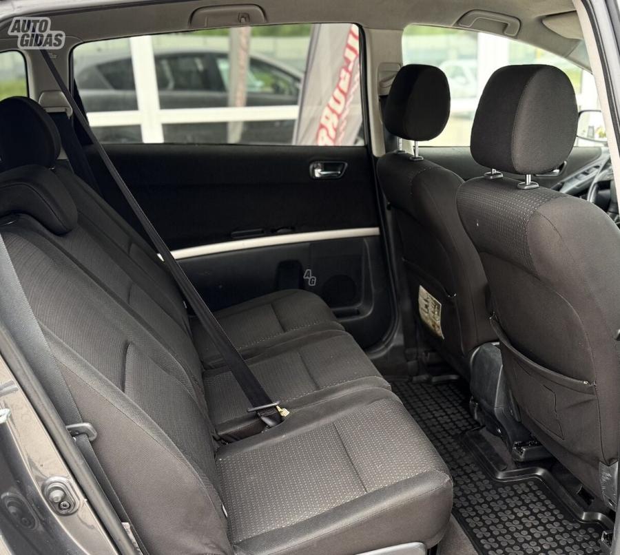 Pelēks Toyota Corolla Verso 2008 Radviliškis, ar dzinēja tilpumu 2.20 L un nobraukumu 329 tūkst. km par 2150 €, foto 25 vietnē AUTOMOTO.COM.LV