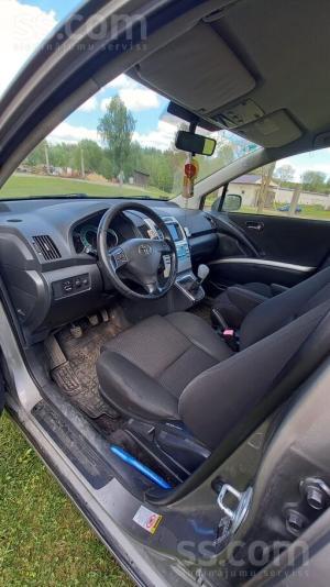 Pelēks Toyota Corolla Verso 2008 Rēzekne, ar dzinēja tilpumu 2.20 L un nobraukumu 330 tūkst. km par 2400 €, foto 8 vietnē AUTOMOTO.COM.LV