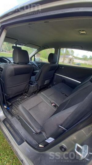 Pelēks Toyota Corolla Verso 2008 Rēzekne, ar dzinēja tilpumu 2.20 L un nobraukumu 330 tūkst. km par 2400 €, foto 9 vietnē AUTOMOTO.COM.LV