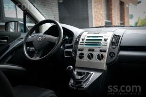 Pelēks Toyota Corolla Verso 2008 Rīga, ar dzinēja tilpumu 2.20 L un nobraukumu 436 tūkst. km par 2200 €, foto 7 vietnē AUTOMOTO.COM.LV