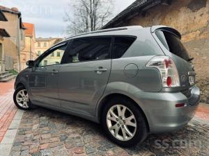 Grey Toyota Corolla Verso 2008 in Cesis, with an engine capacity of 2.20 L and mileage of 0 thousand km for 2500 €, photo 9 on AUTOMOTO.COM.LV