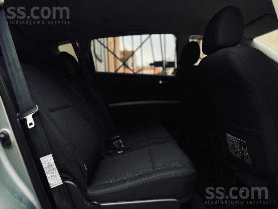 Grey Toyota Corolla Verso 2008 in Cesis, with an engine capacity of 2.20 L and mileage of 0 thousand km for 2500 €, photo 12 on AUTOMOTO.COM.LV