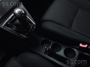 Grey Toyota Corolla Verso 2008 in Cesis, with an engine capacity of 2.20 L and mileage of 0 thousand km for 2500 €, photo 19 on AUTOMOTO.COM.LV