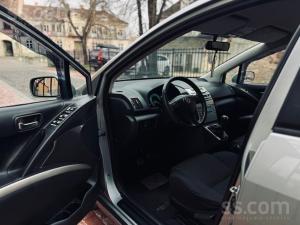 Grey Toyota Corolla Verso 2008 in Cesis, with an engine capacity of 2.20 L and mileage of 0 thousand km for 2500 €, photo 22 on AUTOMOTO.COM.LV