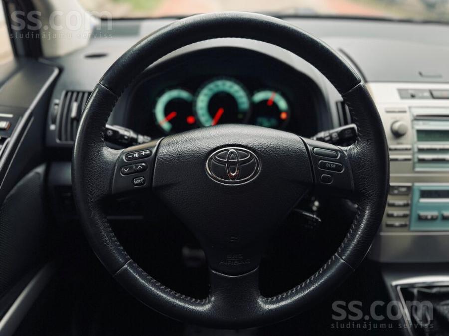 Grey Toyota Corolla Verso 2008 in Cesis, with an engine capacity of 2.20 L and mileage of 0 thousand km for 2500 €, photo 24 on AUTOMOTO.COM.LV