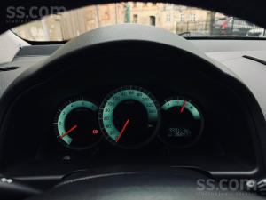 Grey Toyota Corolla Verso 2008 in Cesis, with an engine capacity of 2.20 L and mileage of 0 thousand km for 2500 €, photo 26 on AUTOMOTO.COM.LV