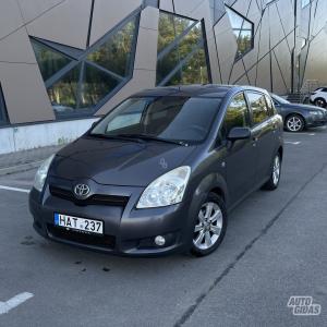 Серый Тойота Королла Версо 2008 в Шяуляй, объемом двигателя 2.20 л и пробегом 400 тыс. км за 1999 €, фото  на AUTOMOTO.COM.LV