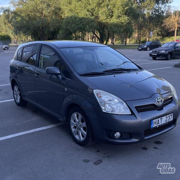 Pelēks Toyota Corolla Verso 2008 Šauļi, ar dzinēja tilpumu 2.20 L un nobraukumu 400 tūkst. km par 1999 €, foto 7 vietnē AUTOMOTO.COM.LV