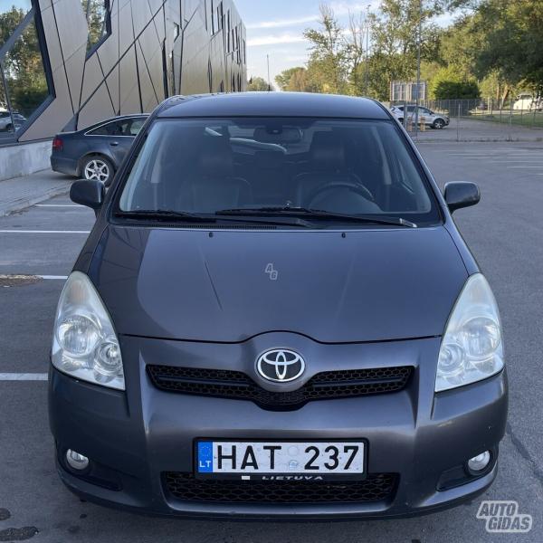 Pelēks Toyota Corolla Verso 2008 Šauļi, ar dzinēja tilpumu 2.20 L un nobraukumu 400 tūkst. km par 1999 €, foto 8 vietnē AUTOMOTO.COM.LV