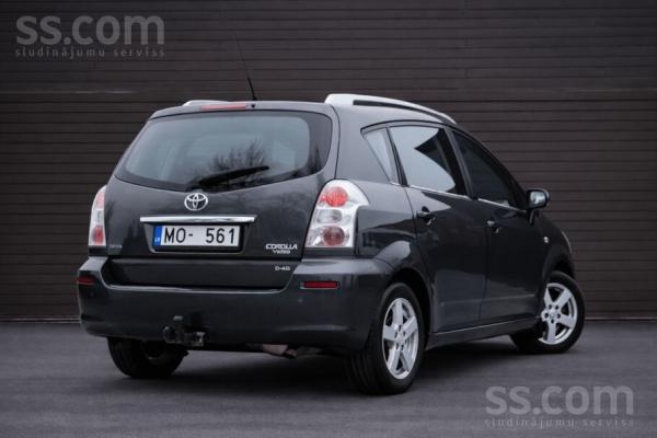 Pelēks Toyota Corolla Verso 2008 Rīga, ar dzinēja tilpumu 2.20 L un nobraukumu 282 tūkst. km par 2990 €, foto 3 vietnē AUTOMOTO.COM.LV